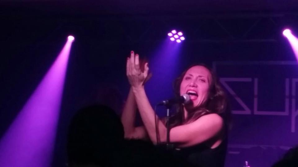 Marina Rei, tanta energia sul palco del Supersonic tra voce e batteria ...