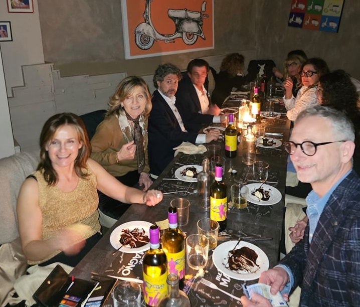 Una cena al buio per aiutare l'Unione italiana cechi - RguNotizie